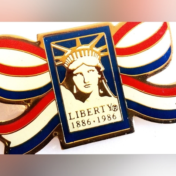 Avon | Jewelry | 982 Statue Of Liberty Pin 18861986 Commemorative Lady ...